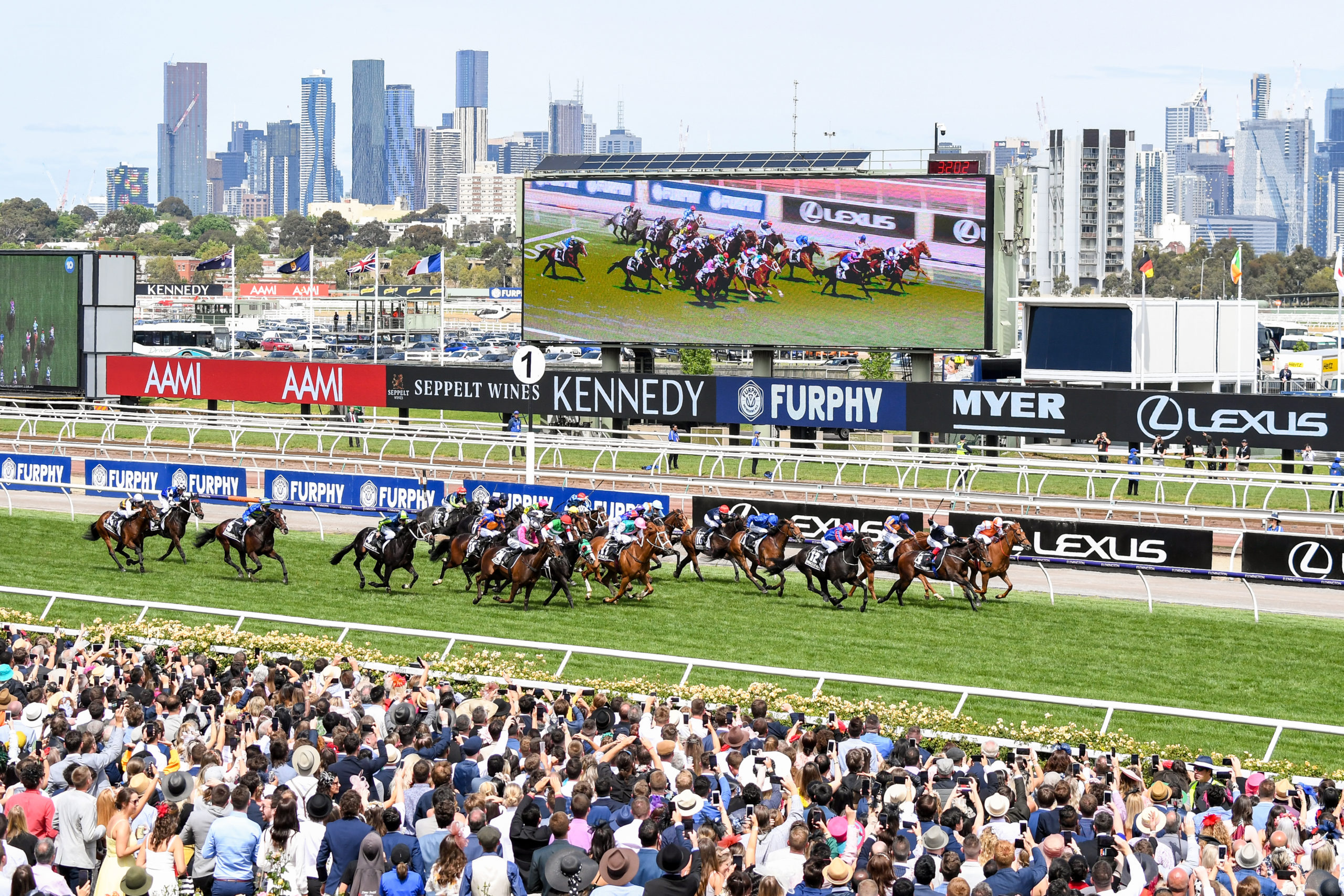 VRC hopeful of Melbourne Cup Carnival crowds this year | RacingFans.com.au